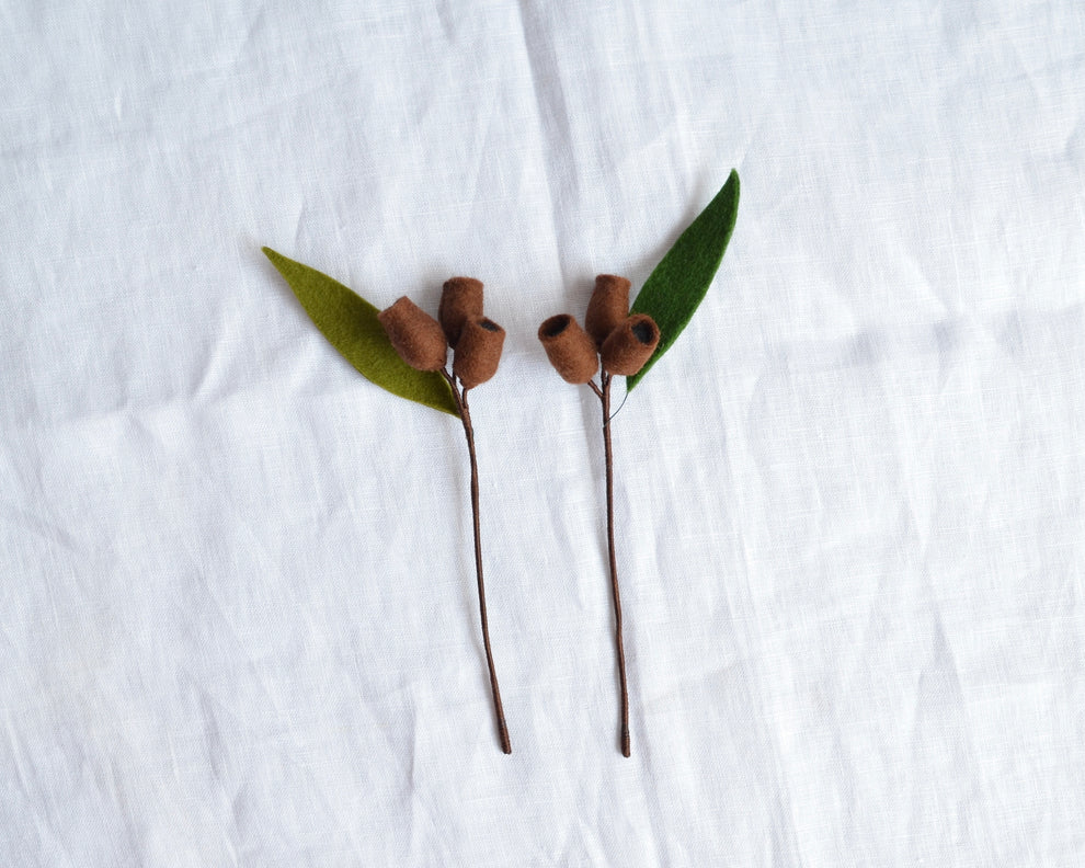 Mini Gum Nut Stem – The Felt Flower Co